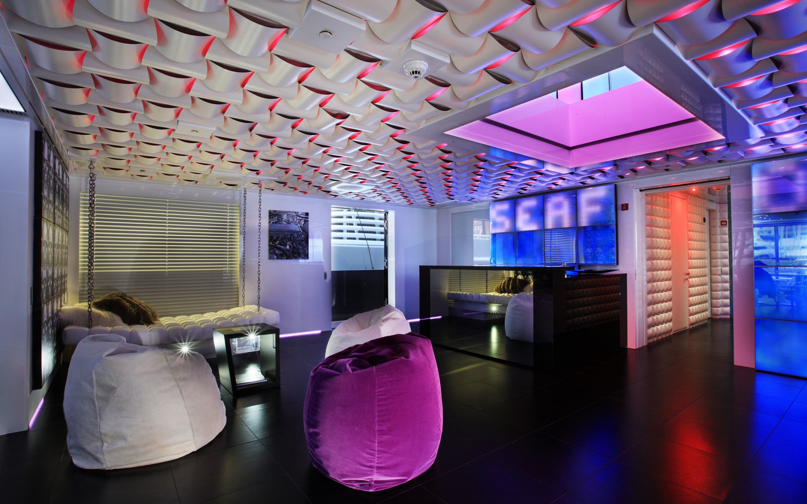 Yacht SEA FORCE ONE, CNL | CHARTERWORLD Luxury Superyacht Charters